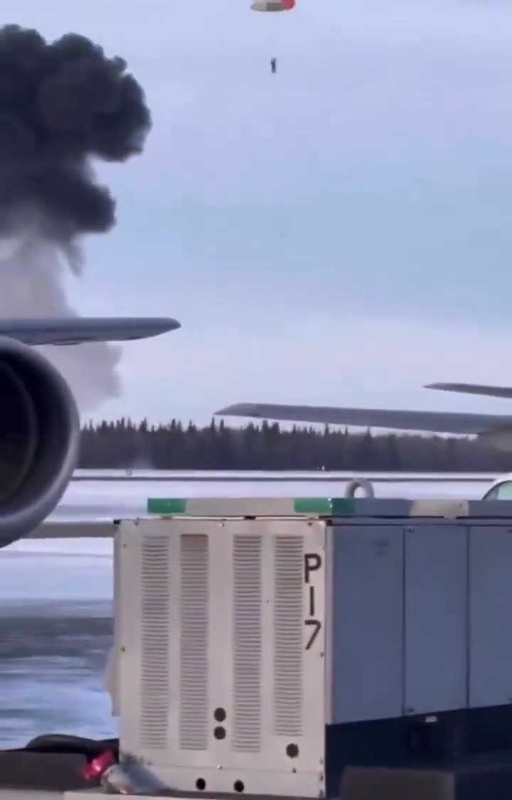 F-35 fighter jet crashes at Eielson Air Force Base in Salcha, Alaska.