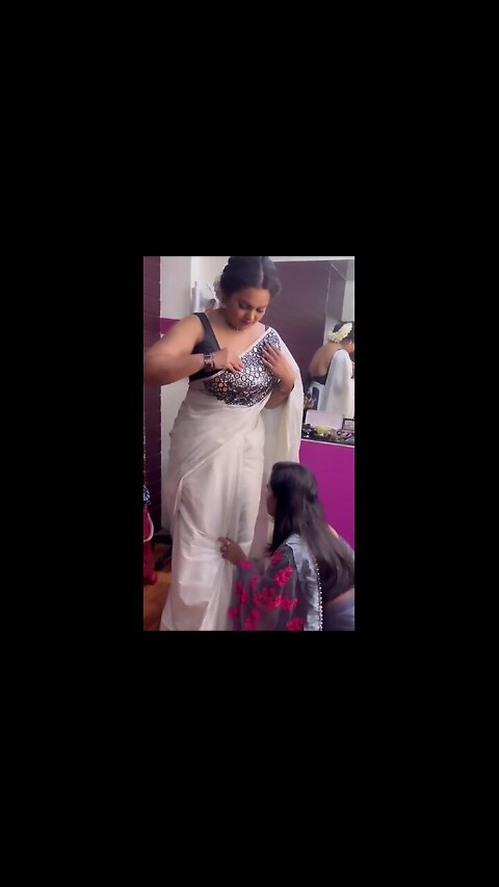 Sanuja Somanath Saree Draping BTS 🔥 #sanujasomnath #mallu #actress