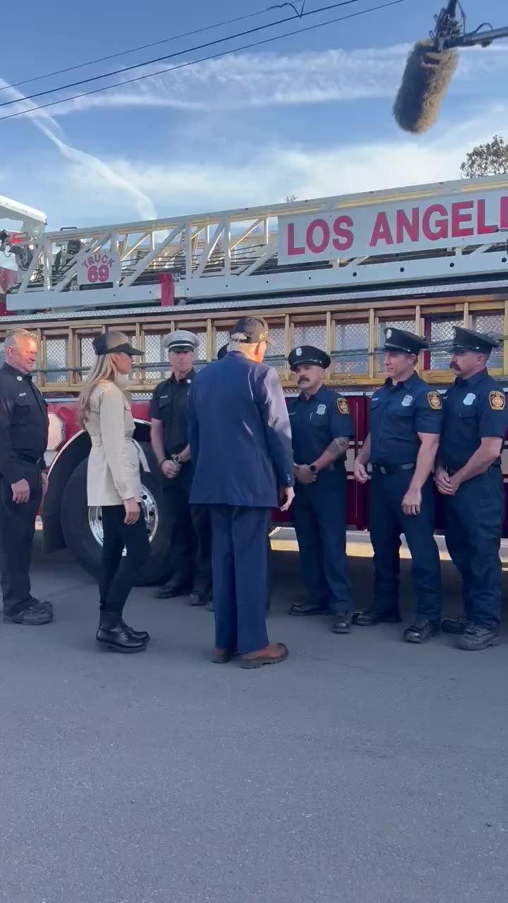 President Trump shakes hands with brave firefighters from the Los ...