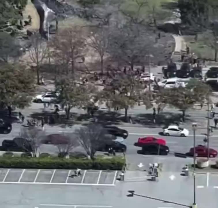 VIDEO: Mass panic as Omni Hotel and Convention Center in Dallas, Texas was