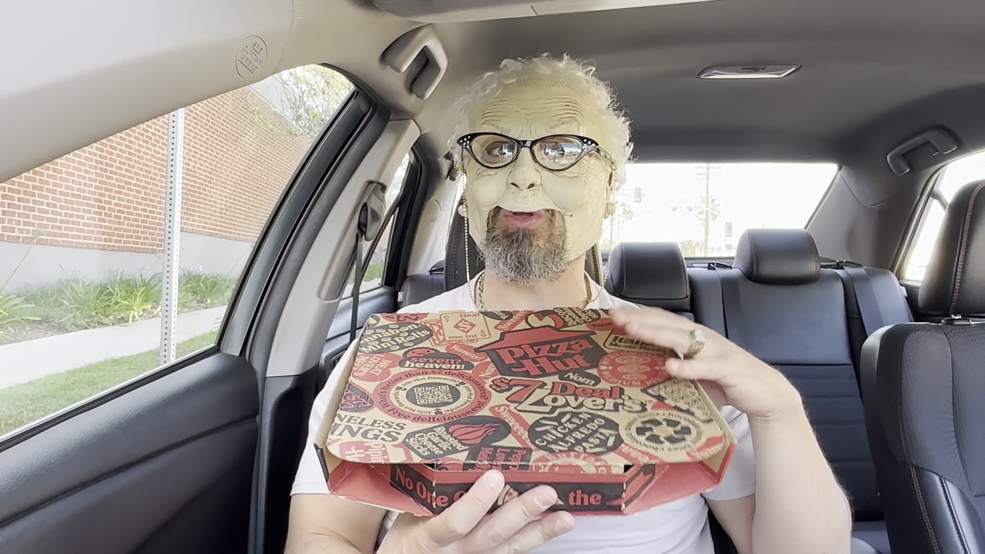 🍕Granny Goatee reviews Pizza Hut's NEW Chicago Style Pesto Margherita ...
