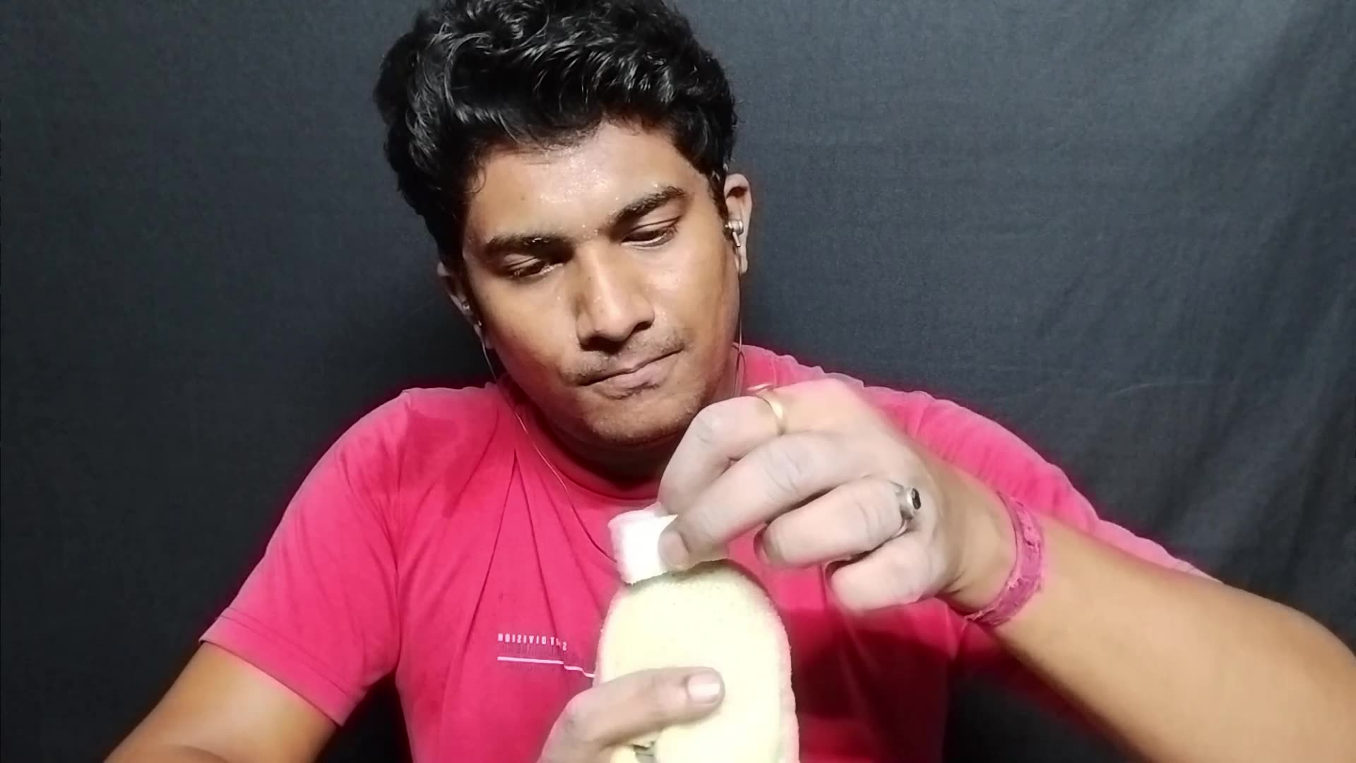 The Ultimate ASMR Showdown: Mic Scratching vs. Tapping Sounds