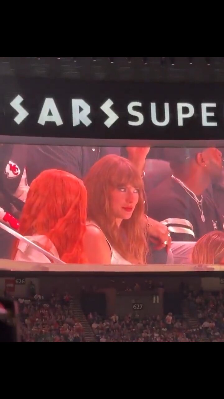 Taylor Swift Gets Booed At The Super Bowl