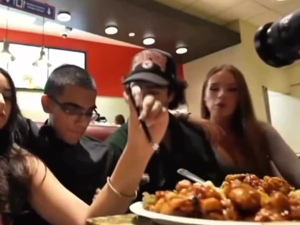 Neon is insane for asking Sky Bri’s boyfriend if he ever seen her "CONTENT"