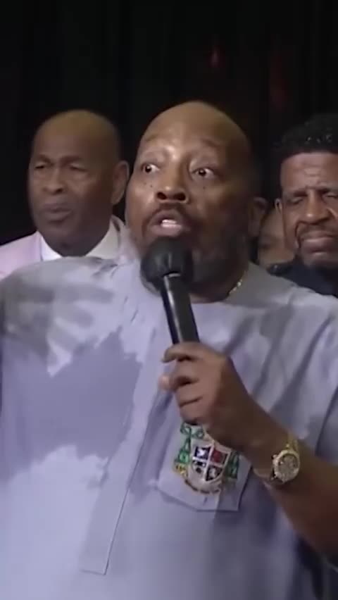 Bishop Marvin Sapp telling ushers to close the doors until donation ...