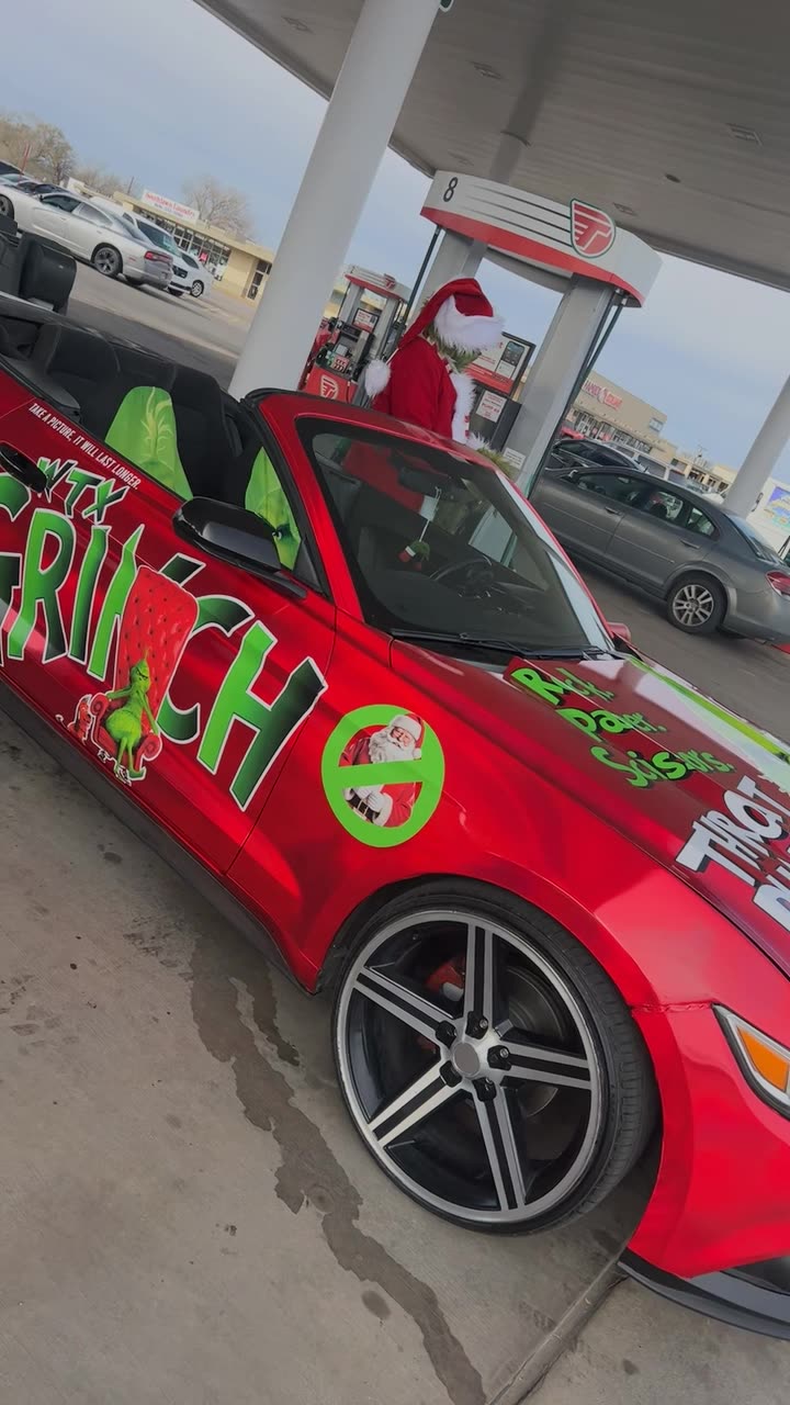 The Grinch Fuels Up At A Texas Gas Station