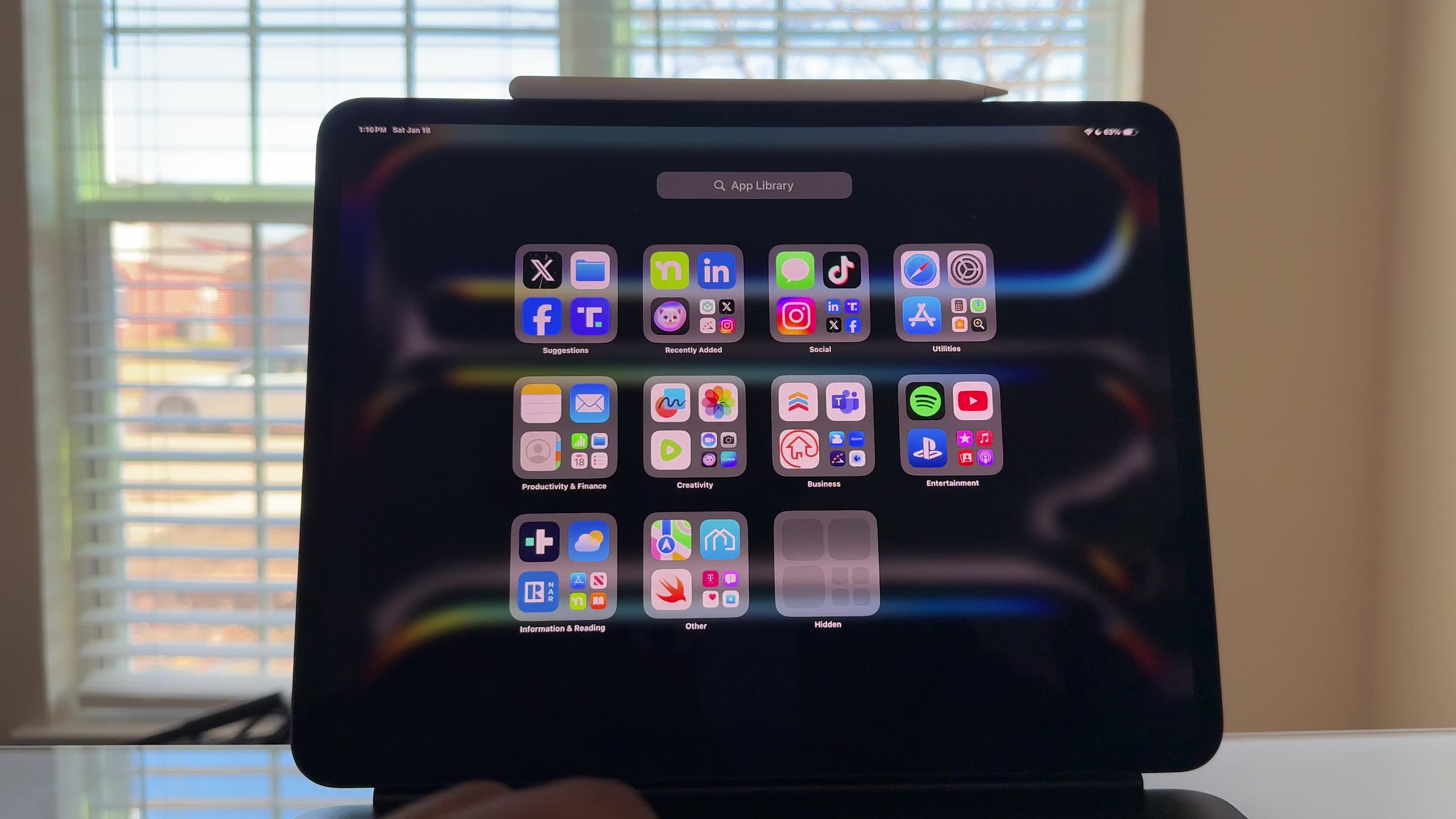 The Tech Basics of Apple Ecosystem iCloud, iPhone, iPad Pro, iMac tips ...