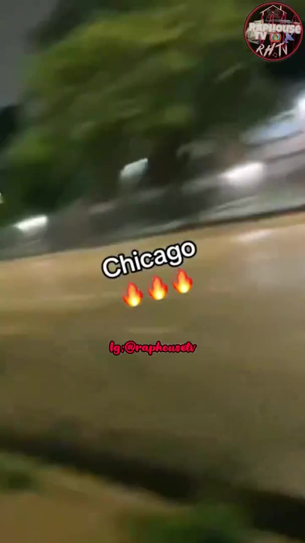 Venezuelan gangs walking through Chicagos O Block shooting guns