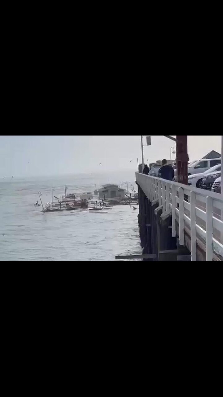 Santa Cruz pier in California collapses into the water, taking multiple ...