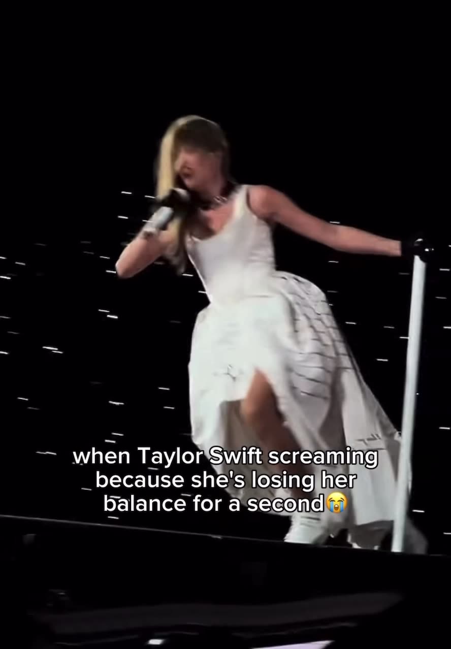 Taylor swift eras tour Taylor scream during who’s afraid of little old me