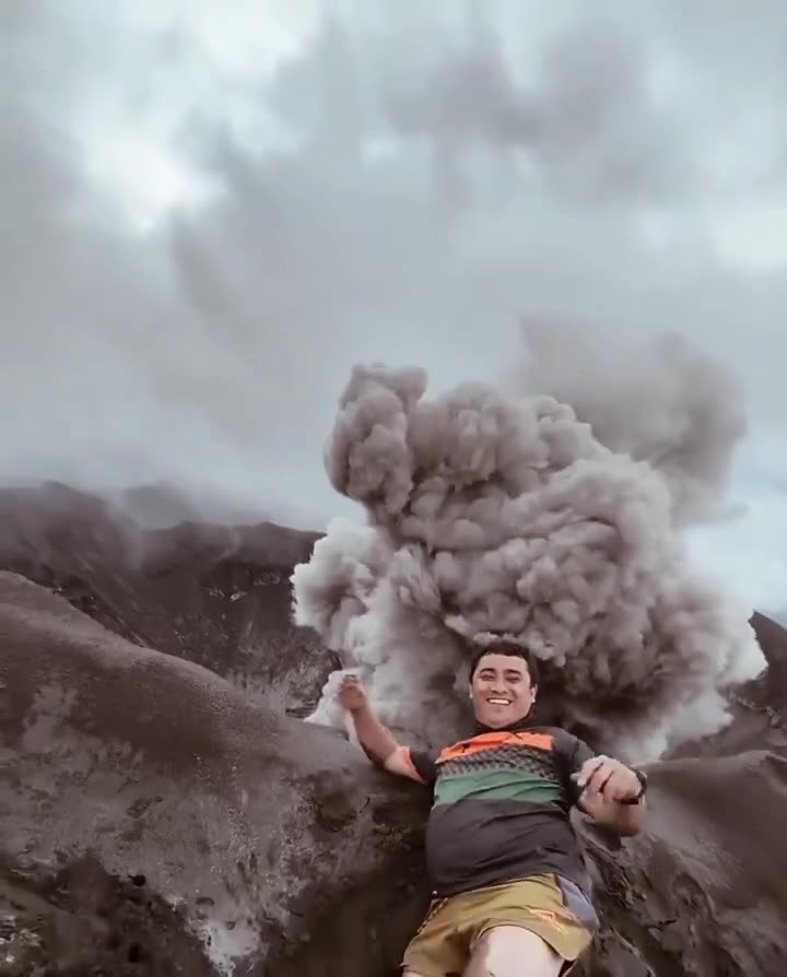 Man in Indonesia captured exact moment a volcano erupted within its caldera