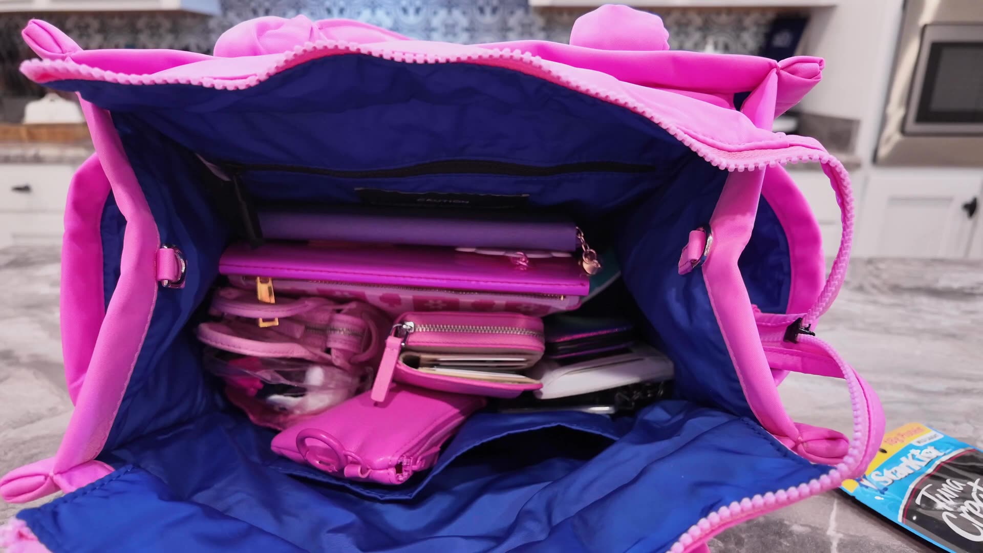 What's in my new Marc Jacobs Nylon Tote Bag in Confetti Pink.