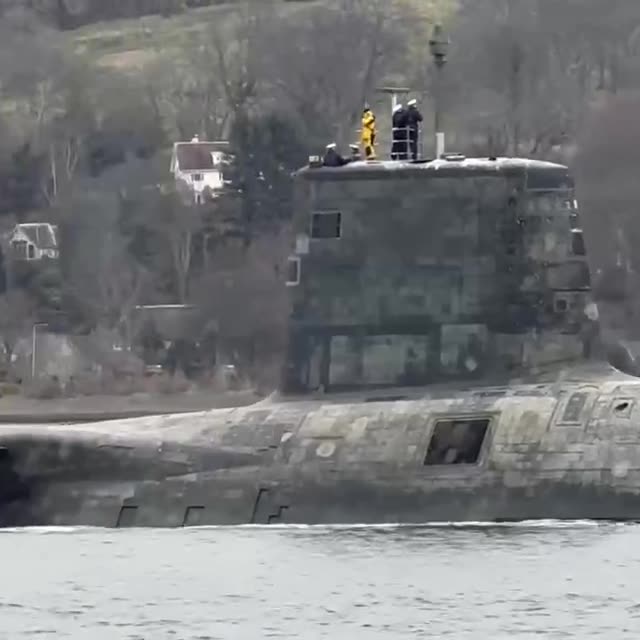 Another high-res shot of the British SSBN S28 Vanguard