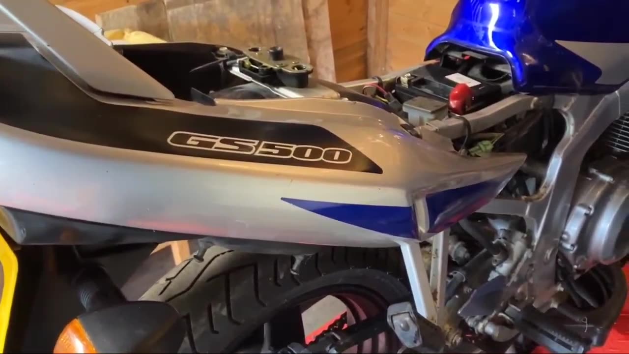 Suzuki GS500 K2 Maintenance – Engine Oil & Filter Replacement