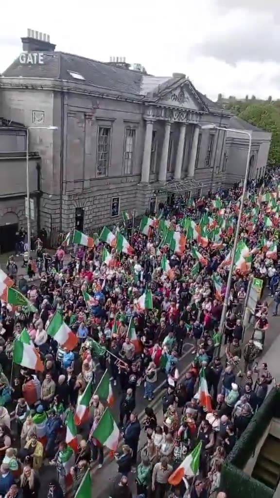 More than 100,000 Irish patriots conquered Dublin in one of the largest ...