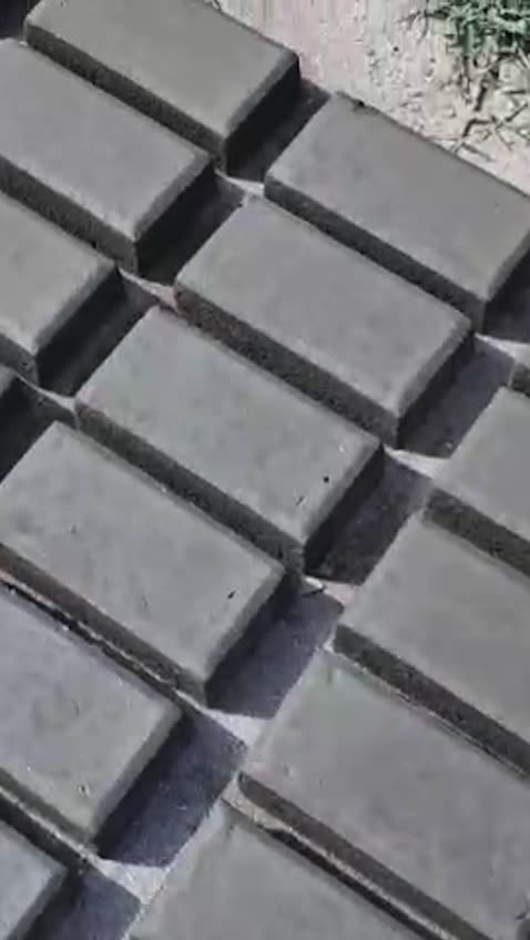 Liquid Concrete Molding Into Stone Bricks! #tufftile