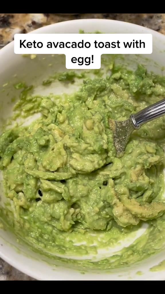 🥑🍳 Guac 'n Egg Delight: Low Carb Keto Avocado Toast 🍳🥑