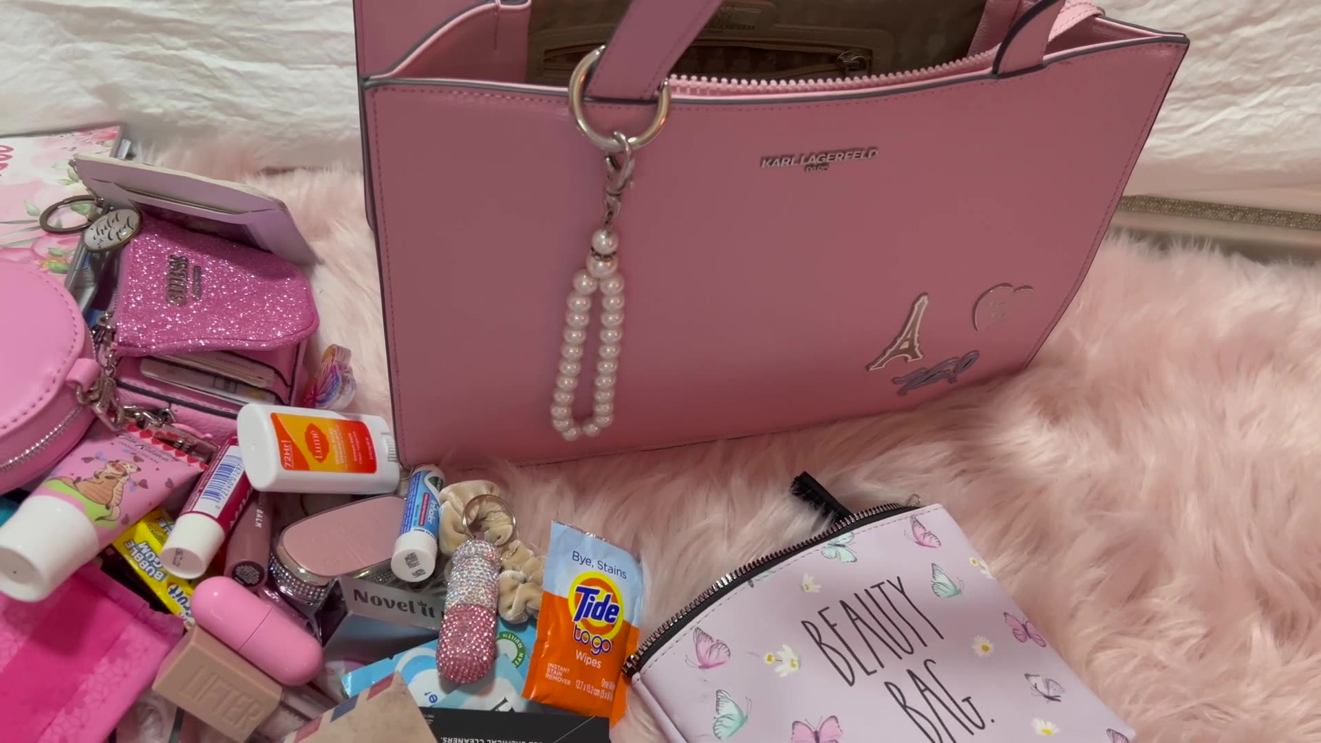 What's in my Pretty Pink Karl Lagerfeld Tote Bag.