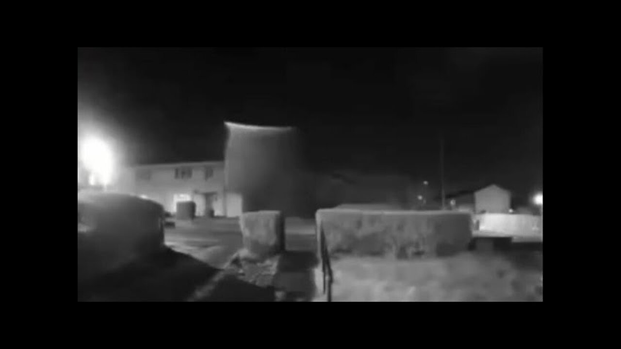 UFO was captured on Security Camera LANDING in a Backyard in Michigan