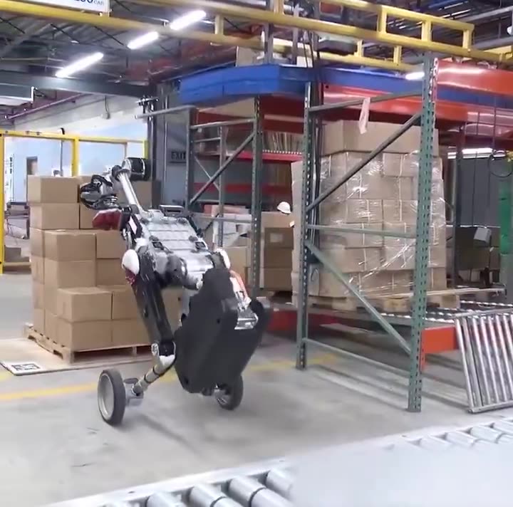 Boston Dynamics’ Handle robot is built for warehouses and uses a rear ...