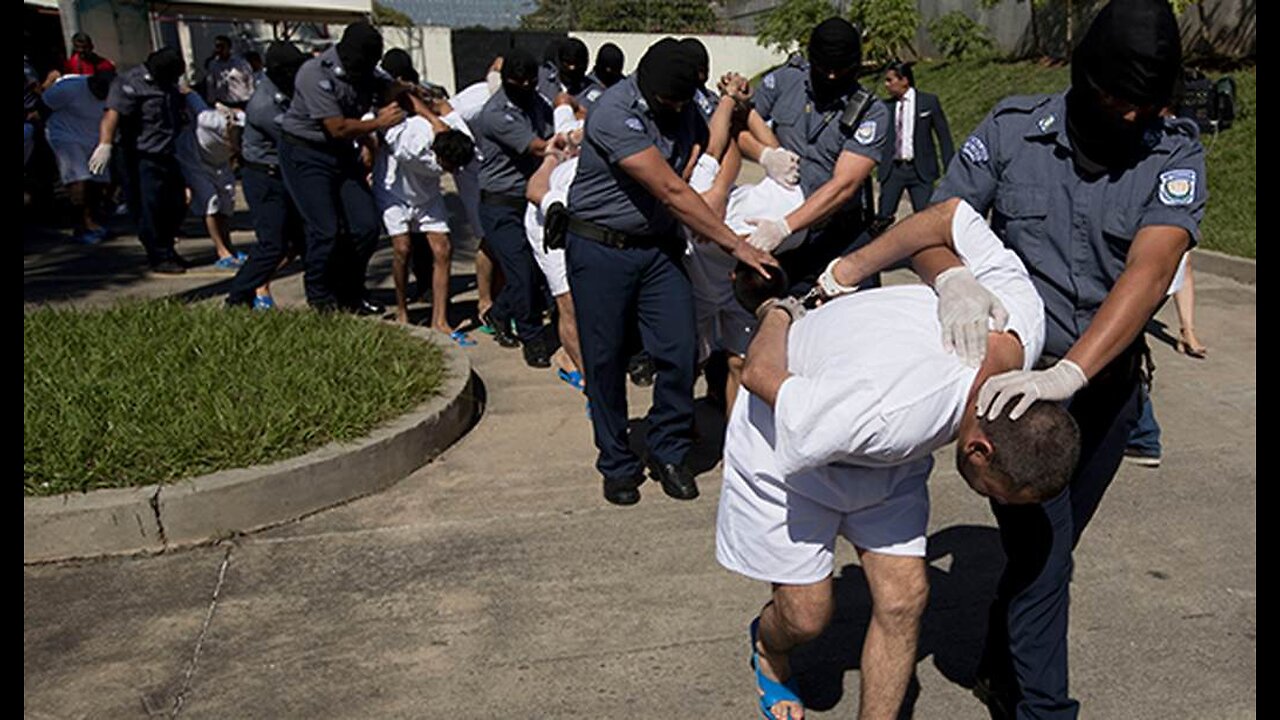 DHS Chief Kristi Noem in El Salvador, Will Visit Facility Where ...