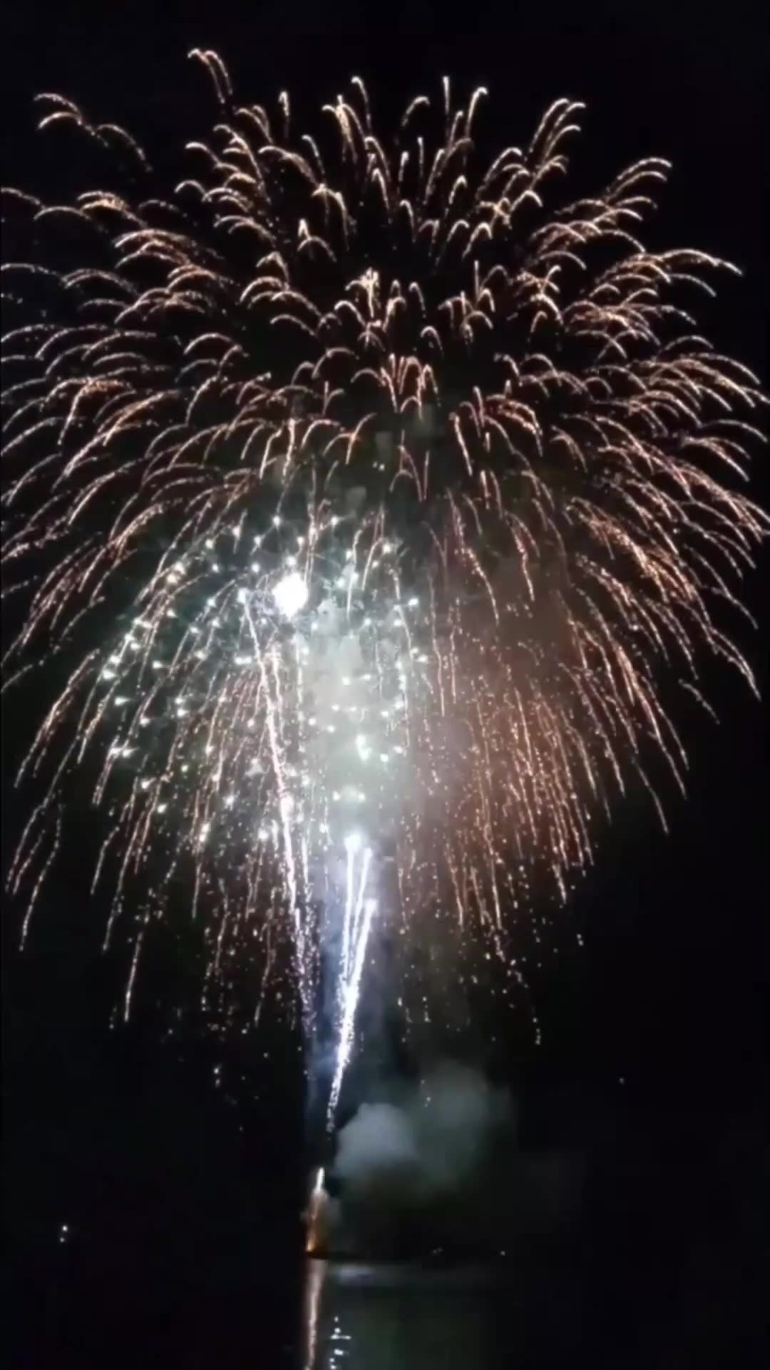 🔥🔥🔥Fireworks🔥🔥🔥 July 4th, 2024 Lake Quassapaug, CT 17 of 17