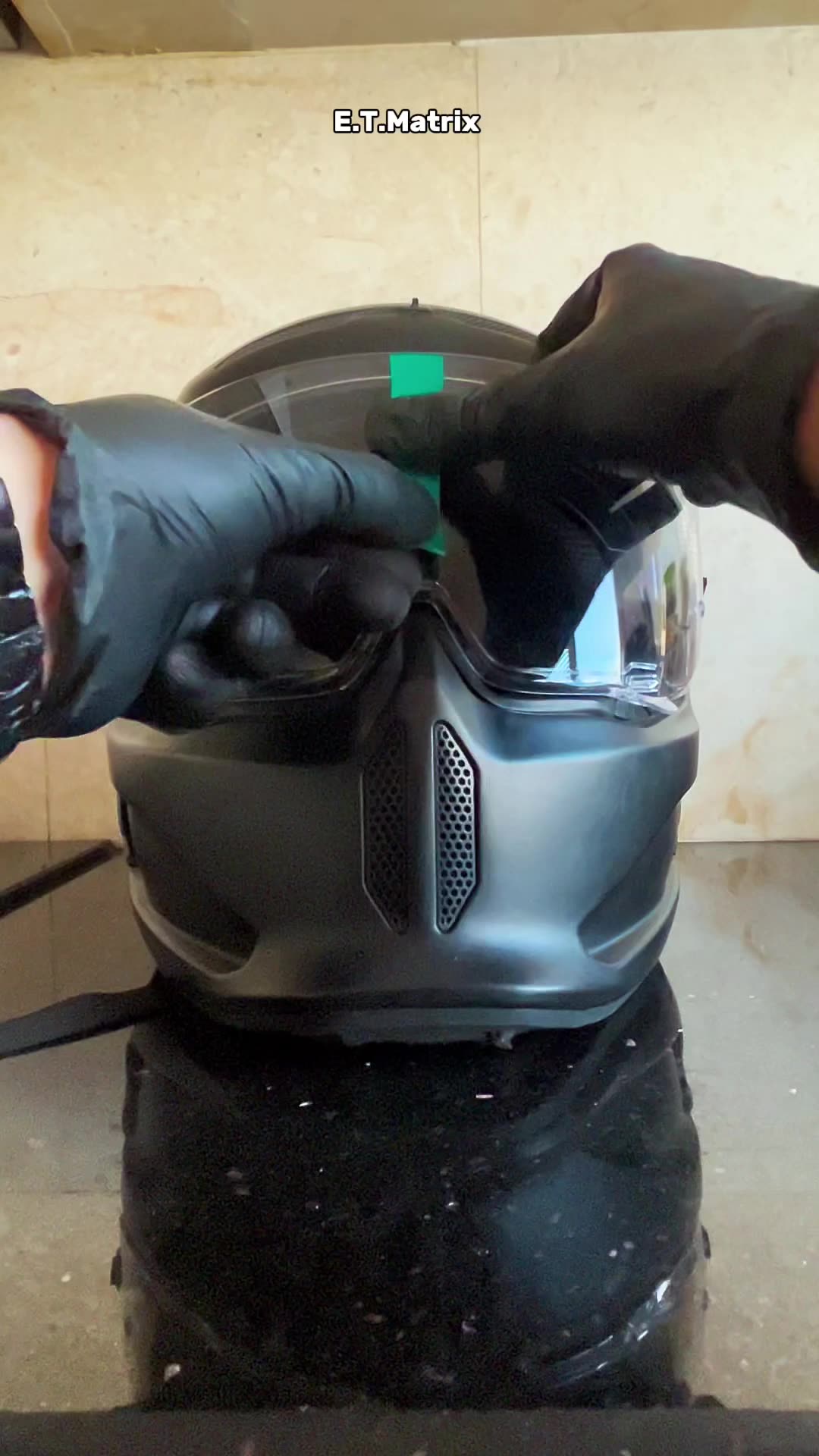 How to stop your Motorcycle helmet visor from fogging up