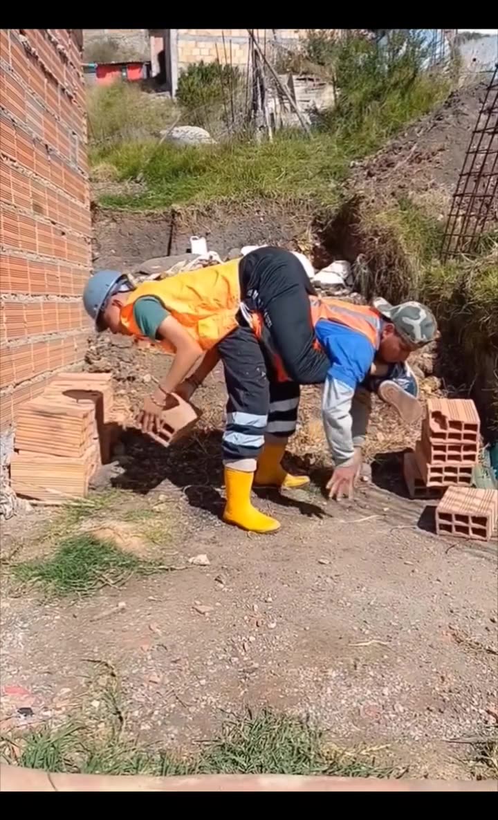 Funny Construction Worker Prank While Moving Bricks