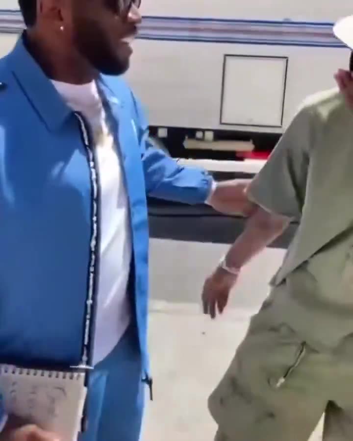 Travis Scott ran for his life from Diddy💀💀