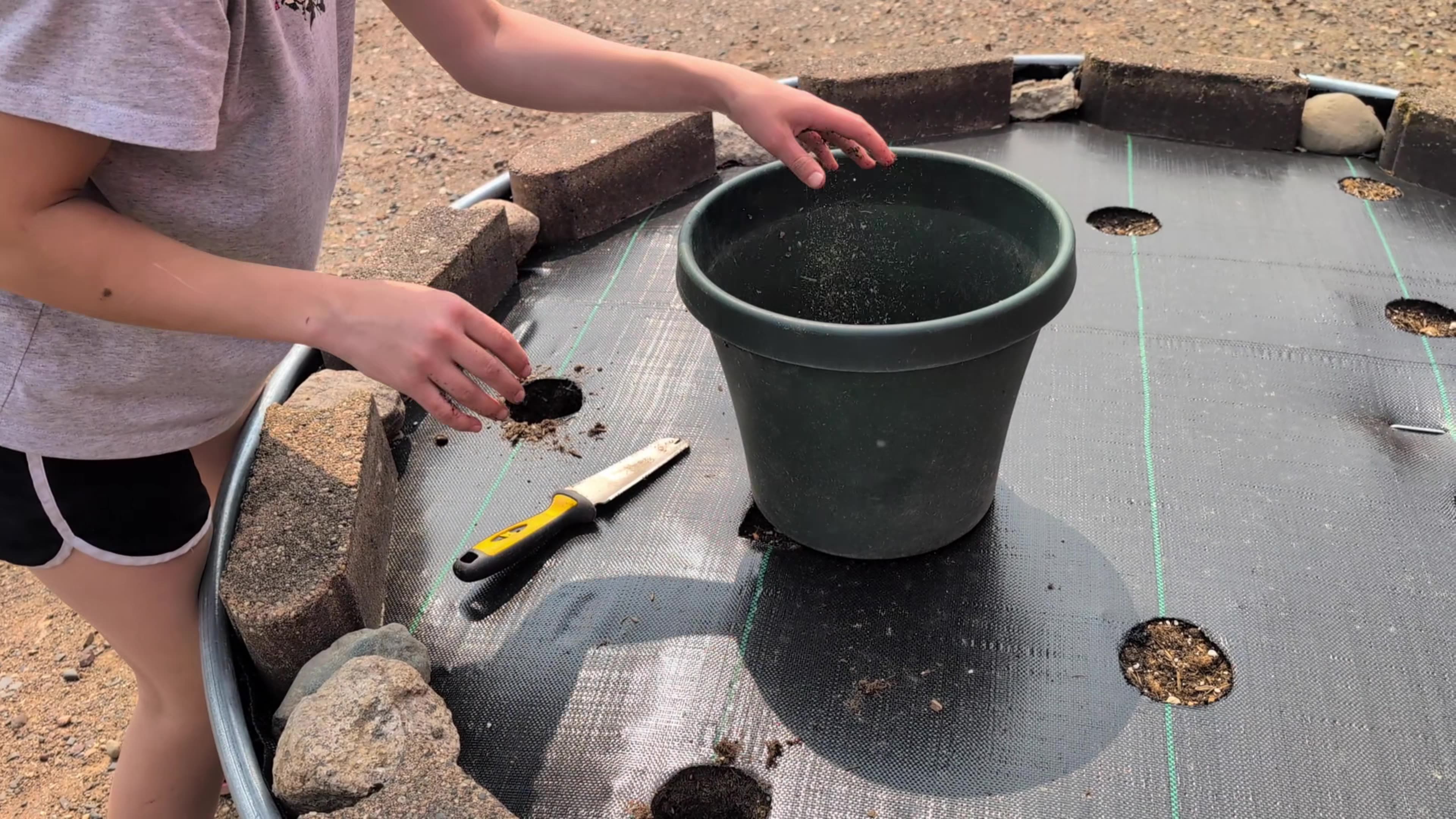 DIY Raised Silo Planter Circle