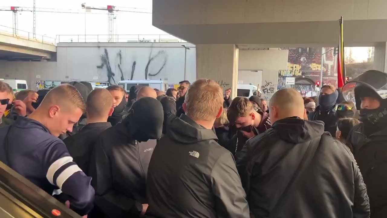 "Auslander raus!" German patriots in Berlin don't want fake asylum ...
