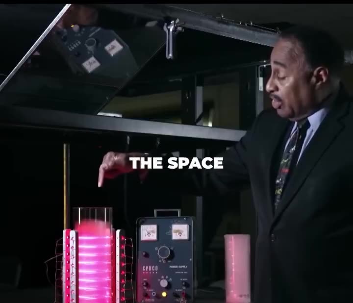 Physicist Dr. Ronald Mallett Demonstrates Exactly How to Build a Time ...