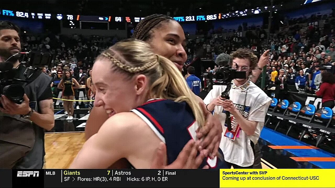 🚨 Paige Bueckers, Azzi Fudd & UConn Huskies Celebrate Final Four Berth | March Madness basketball