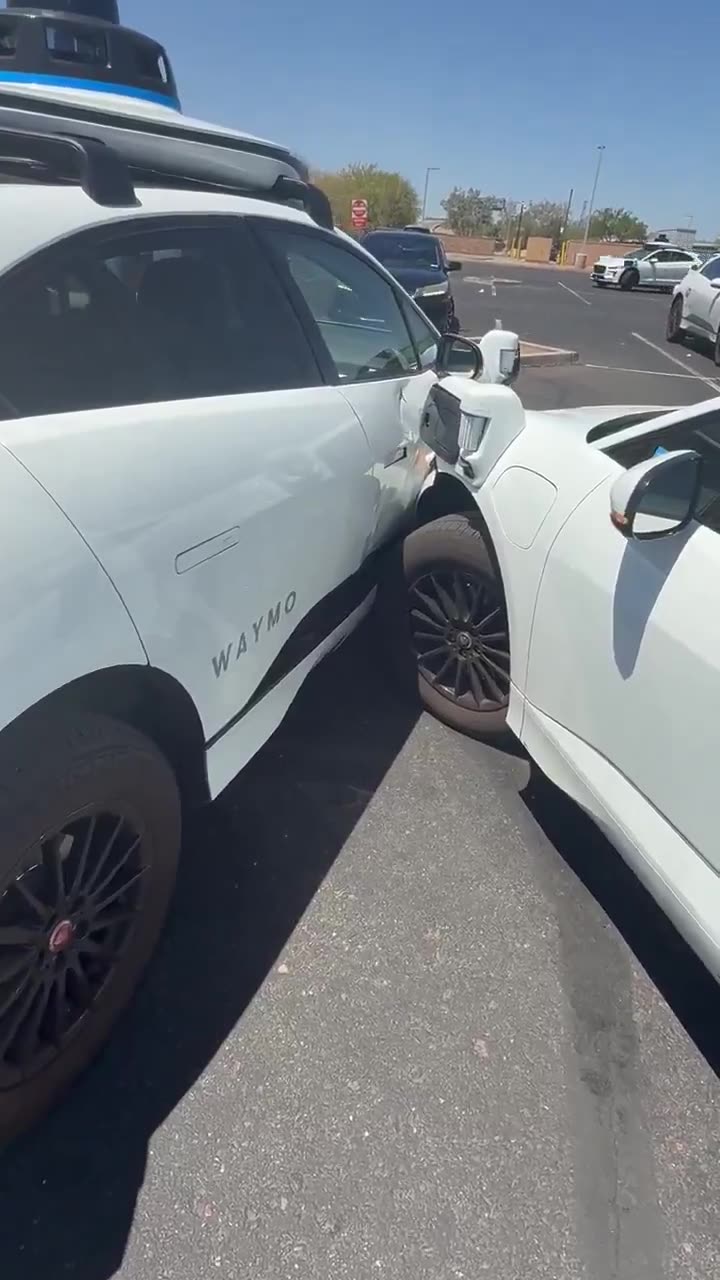 Waymo Cars Crash at Phoenix Sky Harbor AirPort