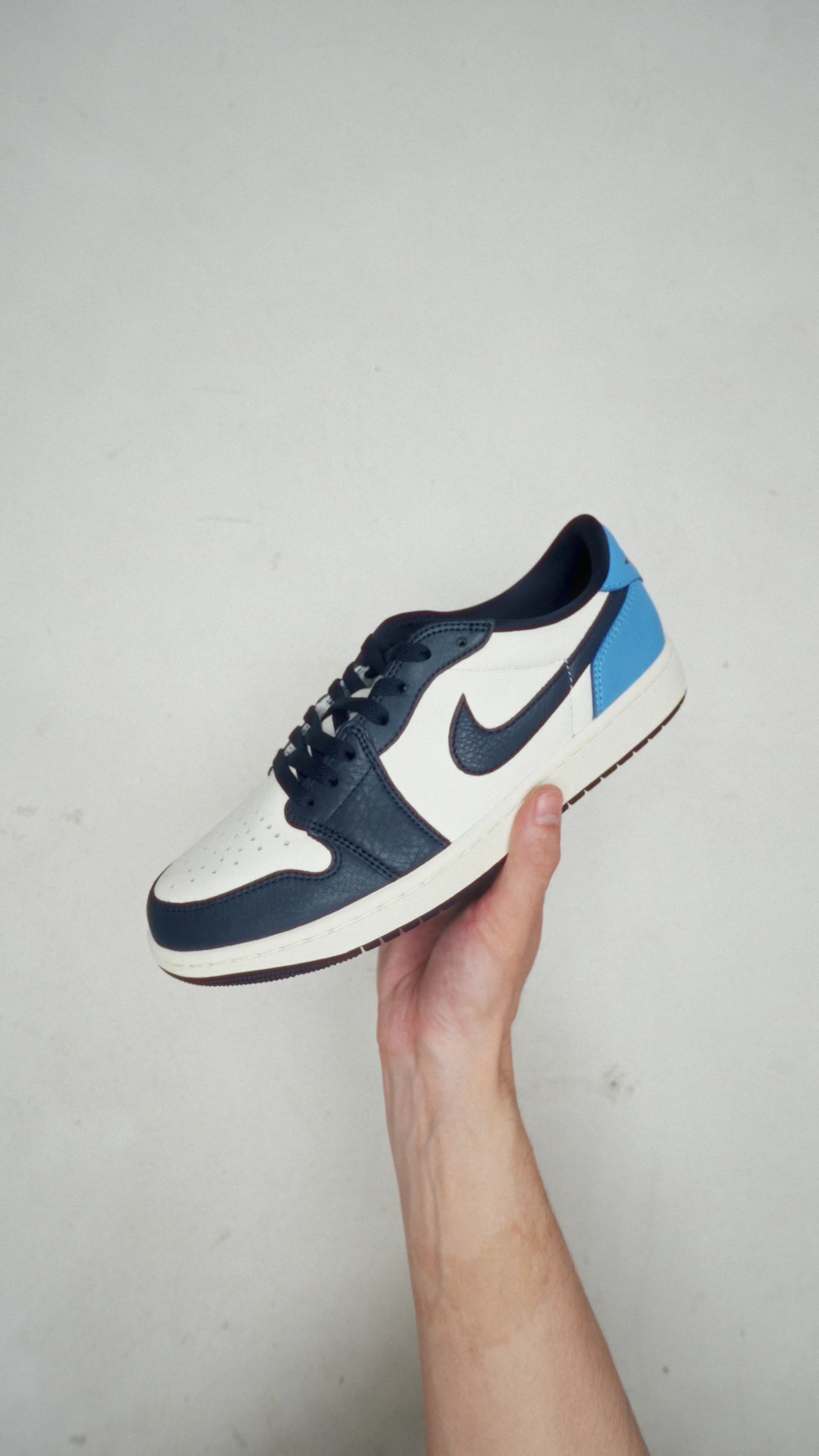 These might be the cleanest Jordan 1 Lows ever… 🔥👀 #Sneakerhead