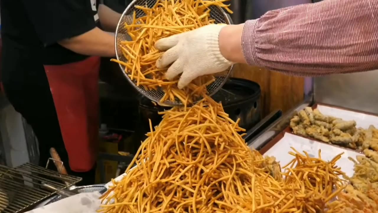 ASMR Street Food Part 2: Hot Oil and Crispy Spring Rolls!