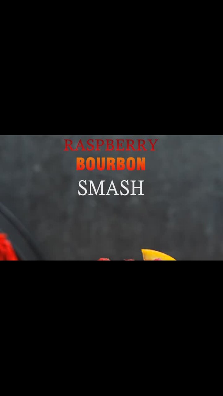 COCKTAIL RASPBERRY BOURBON SMASH