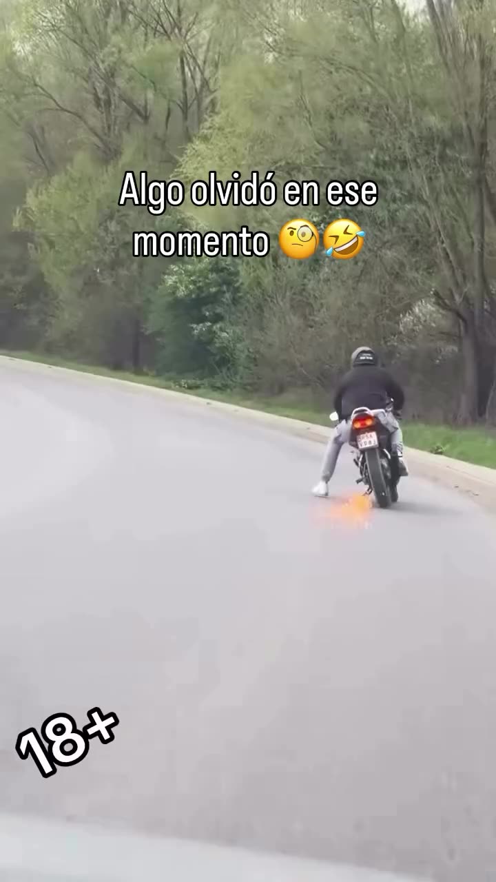 "High-Speed Bike Crashes on Highway – Side Stand Causes Terrible Accident"
