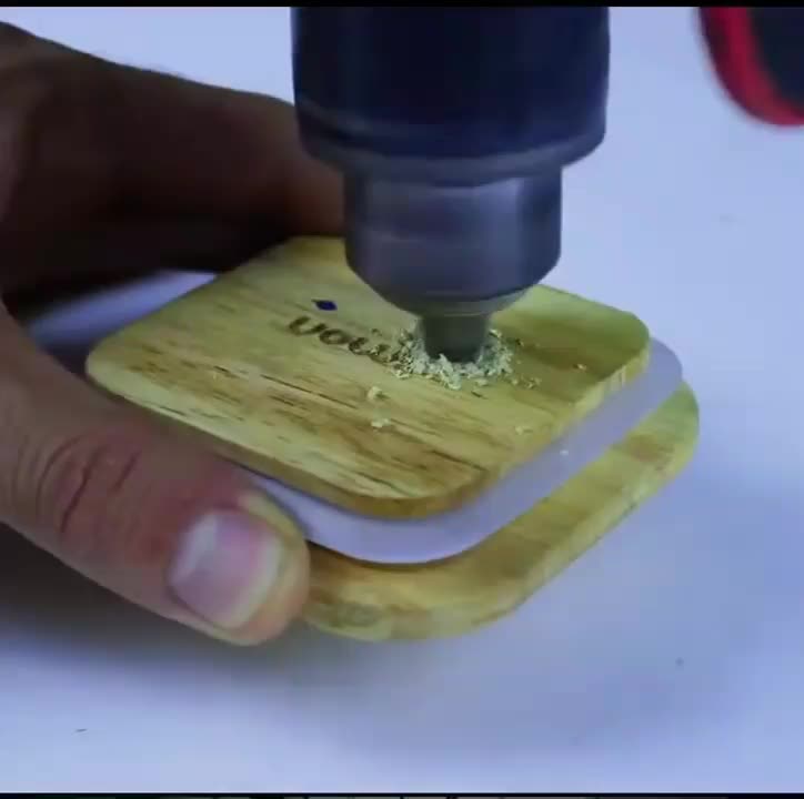 Making a simple hydrogen generator from an old battery. SHARE