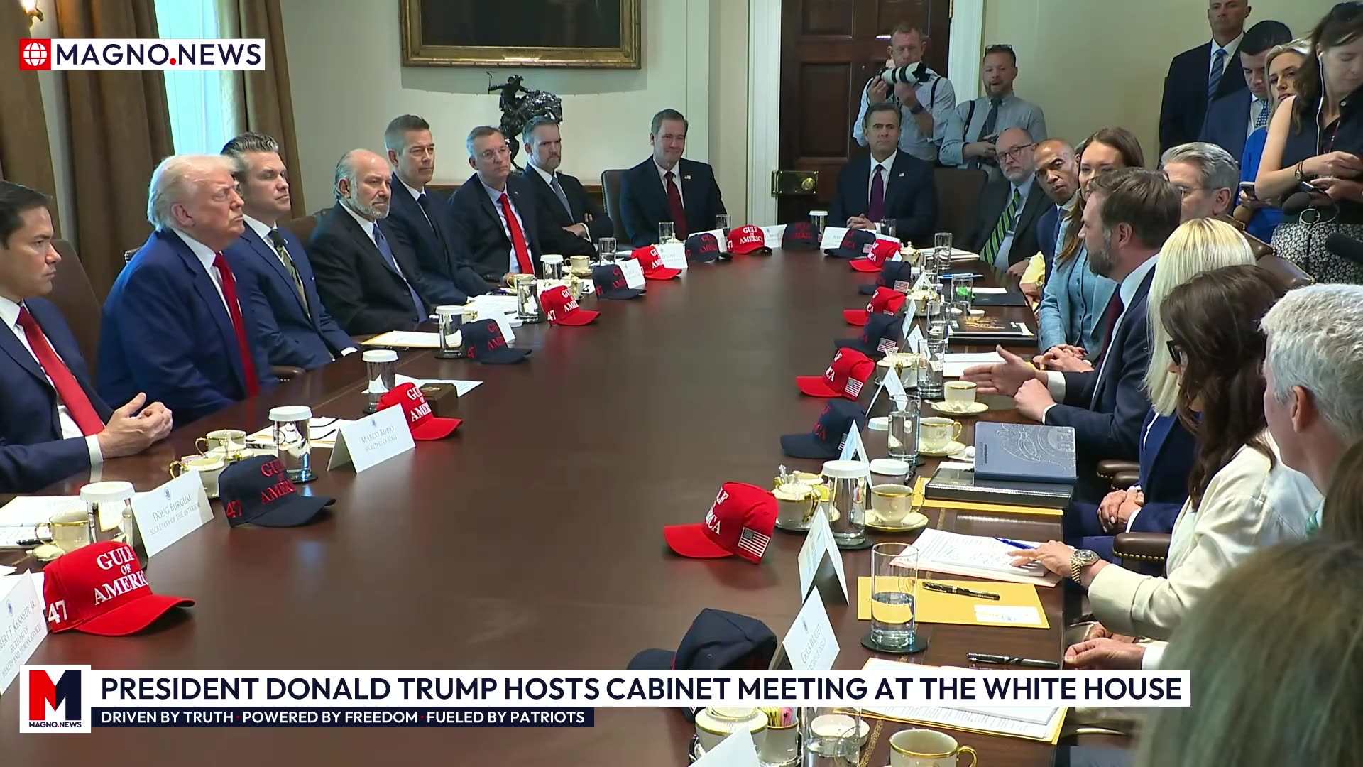 President Trump hosts a Cabinet Meeting with his MAGA Dream Team at The ...