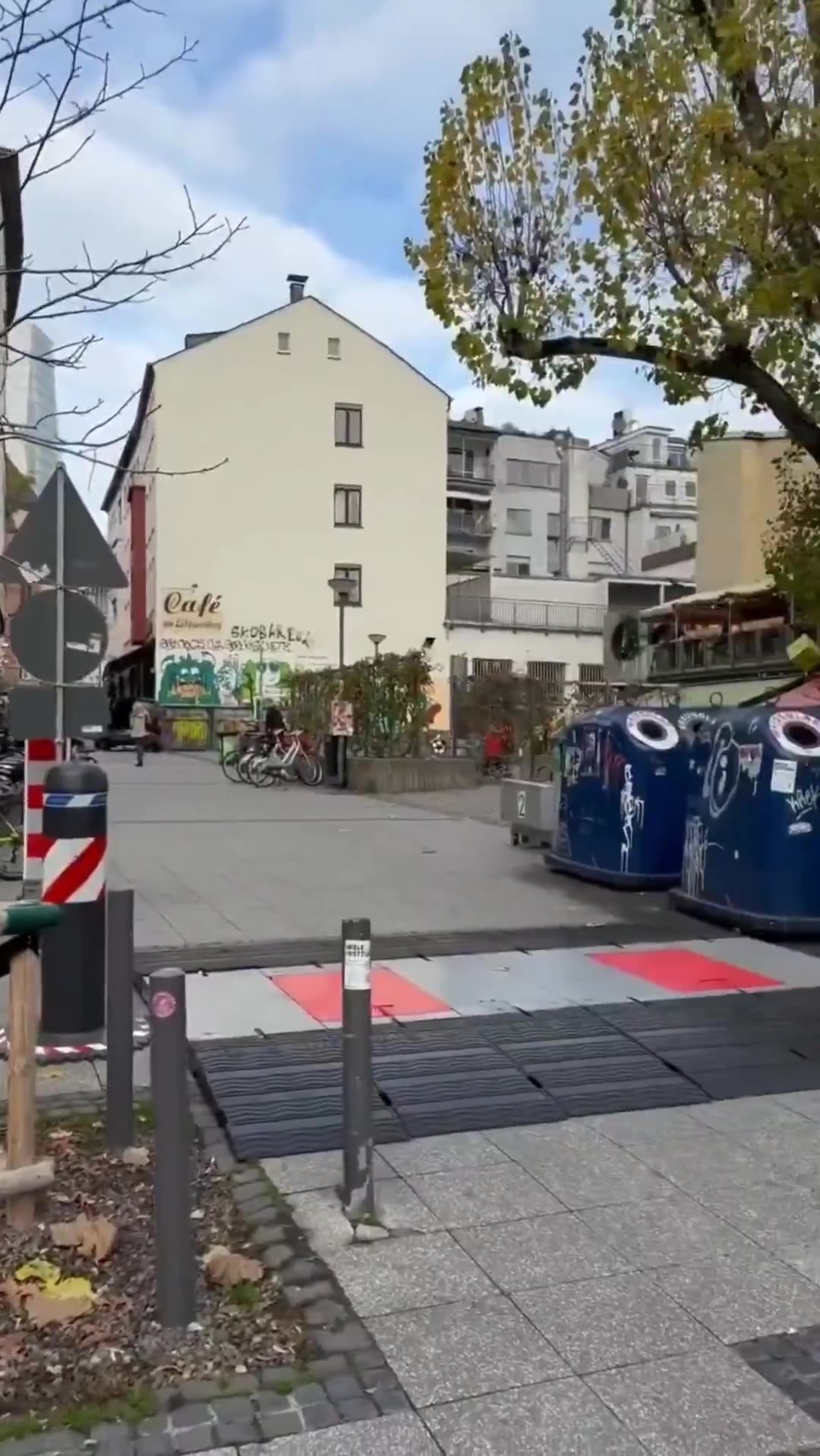 Christmas in Frankfurt. Germans fear attacks by fake Islamic asylum ...