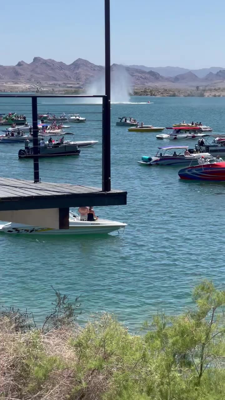 Scary Moment During High-Speed Boat Race