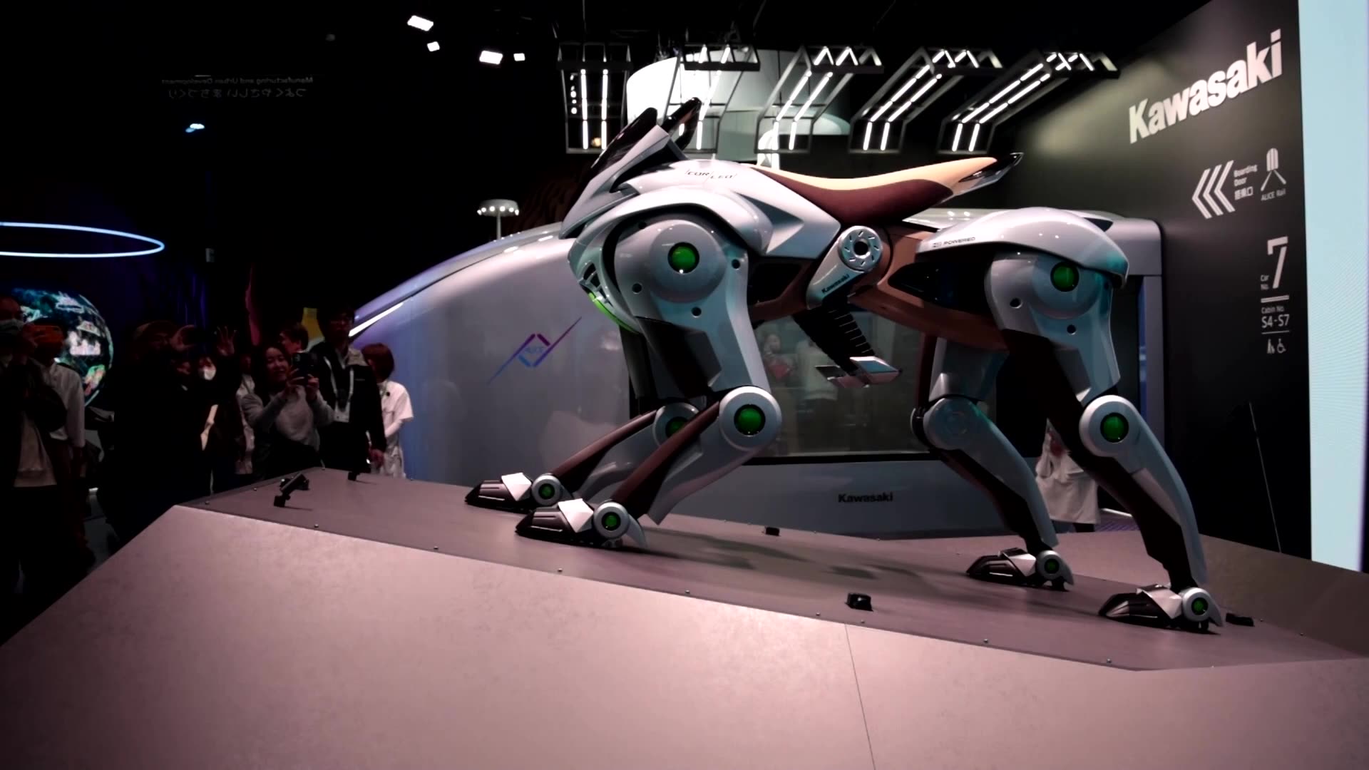Kawasaki unveils four-legged ride-on robot 'Lion'