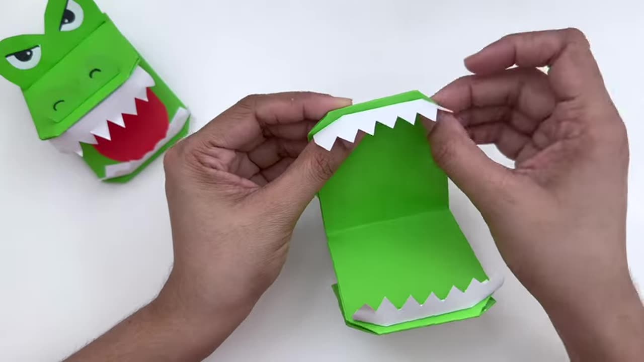 DIY PAPER Crocodile PUPPET | Moving Paper TOYS /Paper Craft / KIDS crafts
