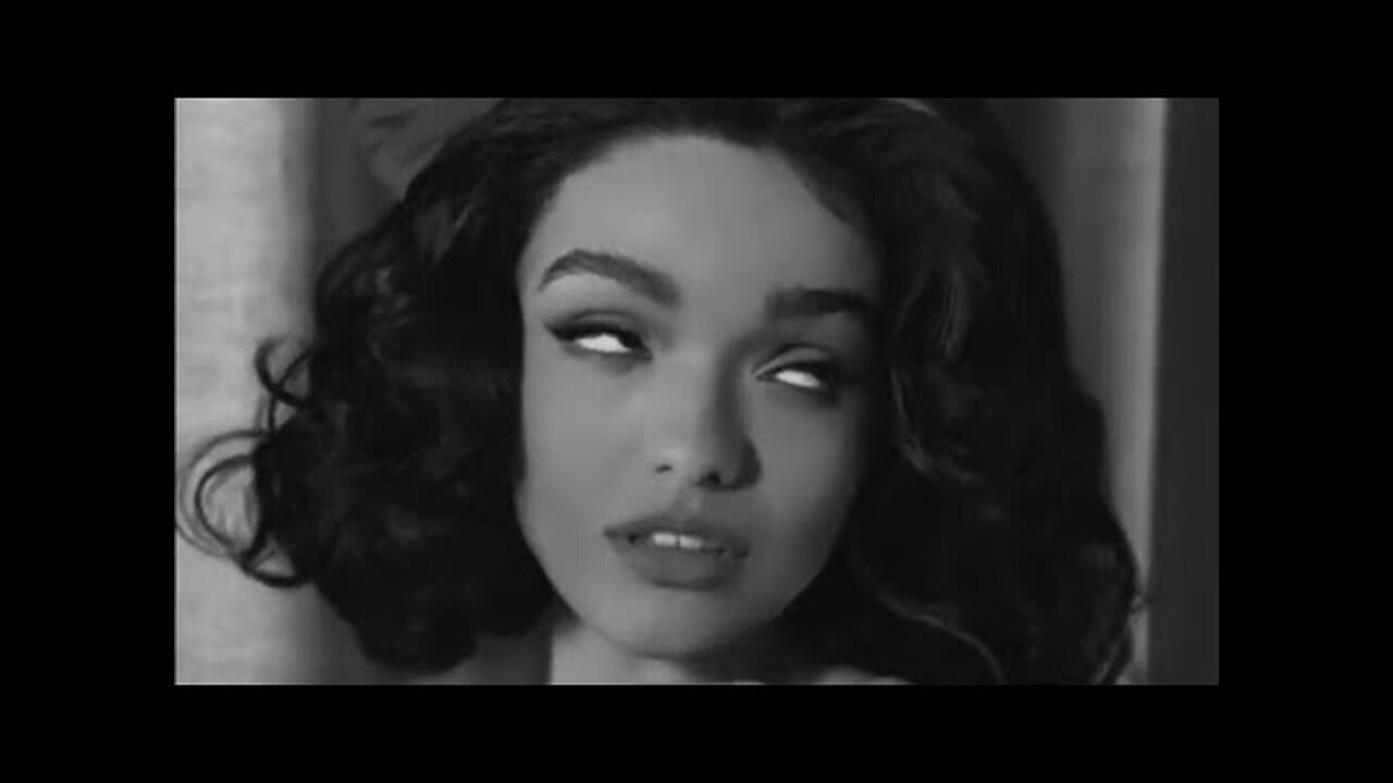 Rachel Zegler's New Video Is Weirding People Out (After Snow White ...