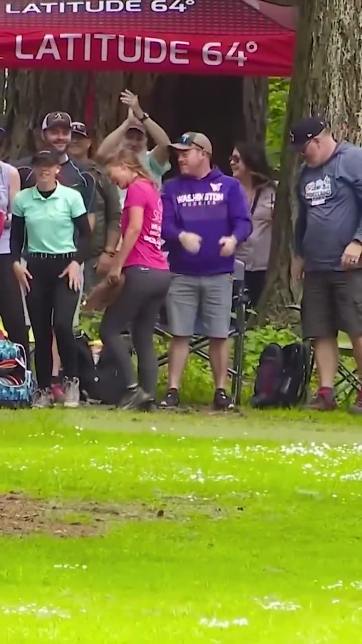 An incredible throw during a frisbee competition. USA / Portland ...