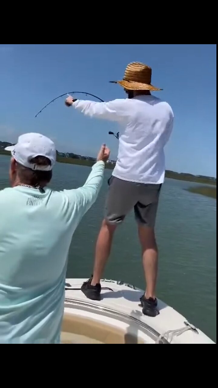 ABSOLUTE MONSTER 100+lb 8f jumps out of the water while fishing