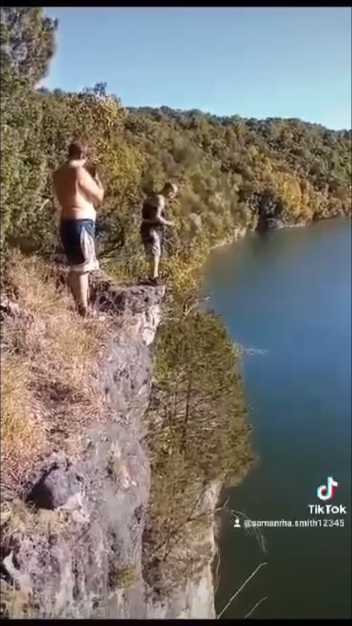 75 feet cliff jump into gorgeous lake of the ozarks missery