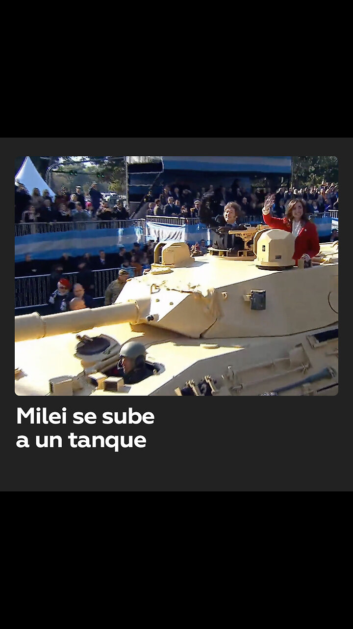 Milei se sube a un tanque de guerra en un desfile militar