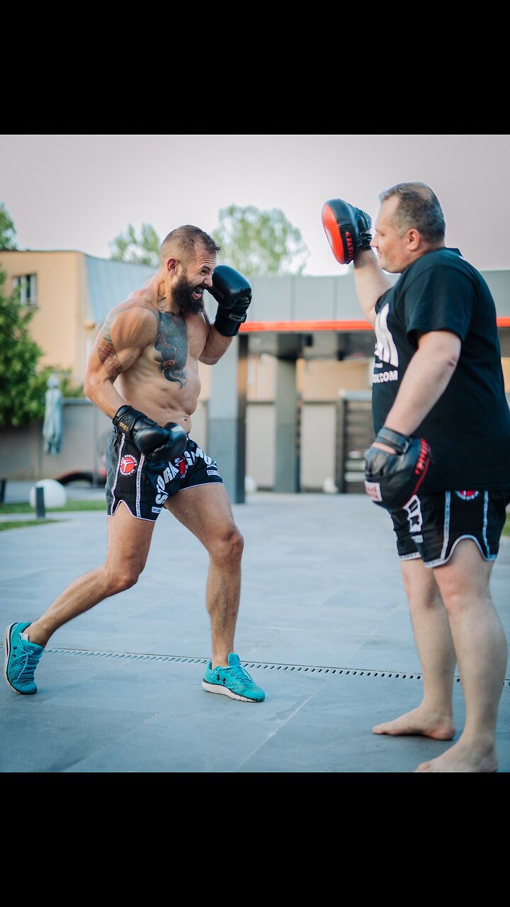 Andrew Tate in UFC 4